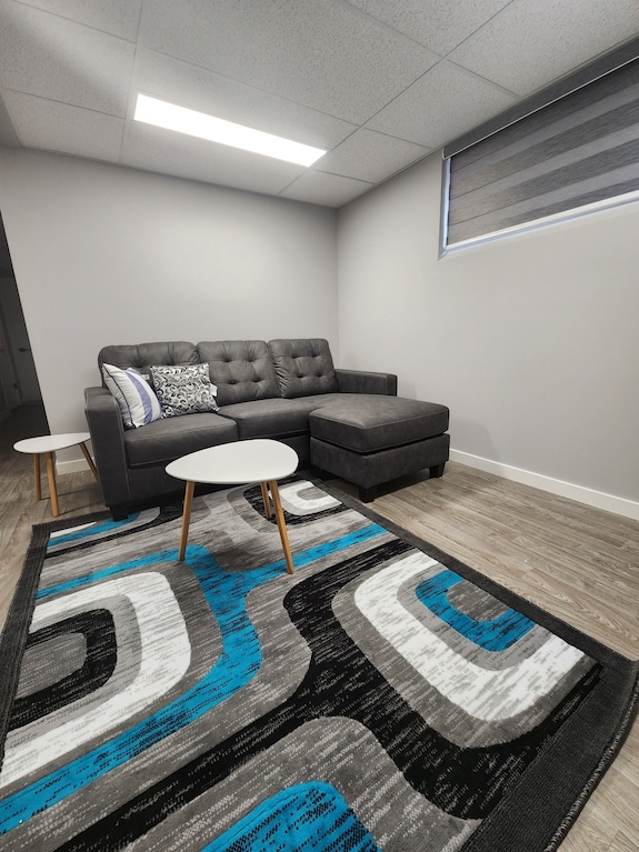 Spacious Basement Suite In Bonavista With Separate Entrance - Winnipeg