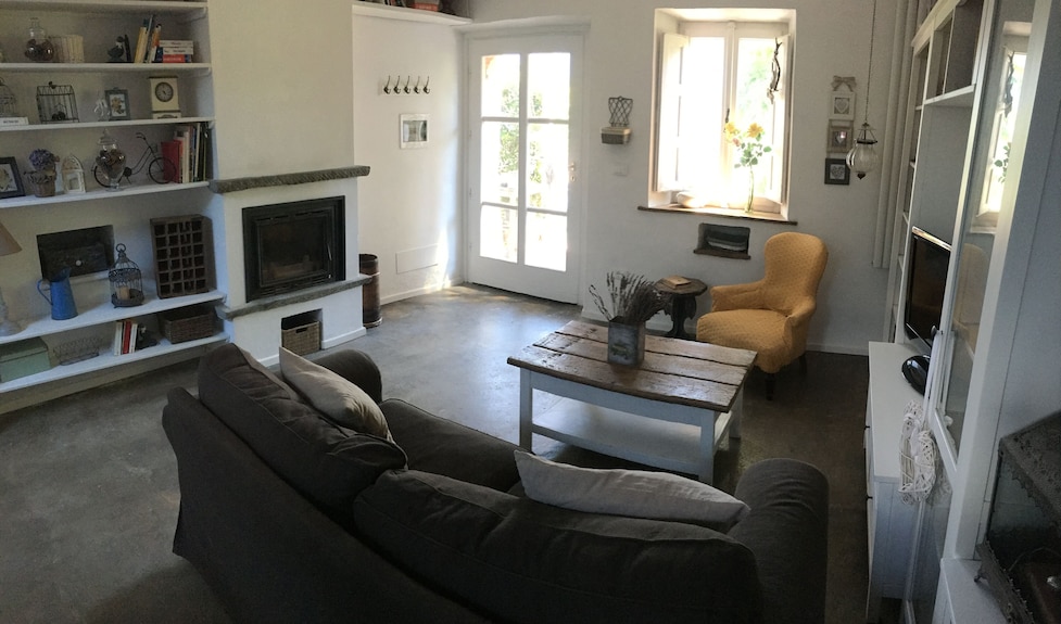 The Little House In Verciano - Alps