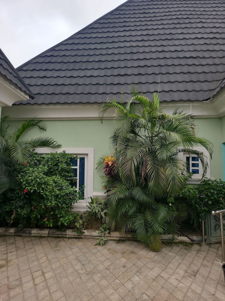 Dazzle Hotels And Apartments - Abuja