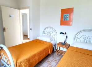 Quarto Twin Básico | Roupa hipoalergénica, camas de colchão Select Comfort 