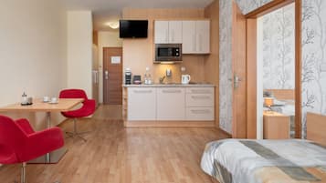Apartamento | Cozinha privada | Minifrigorífico, um micro-ondas, uma placa de cozinha