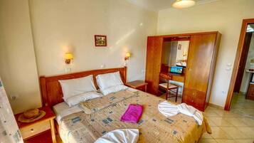 Cofres nos quartos, ferros/tábuas de passar roupa, Wi-Fi de cortesia