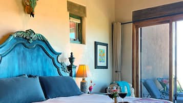 Quarto superluxo, 1 cama King, varanda, vista para o lago | 1 quarto, roupas de cama de algodão egípcio, roupas de cama premium