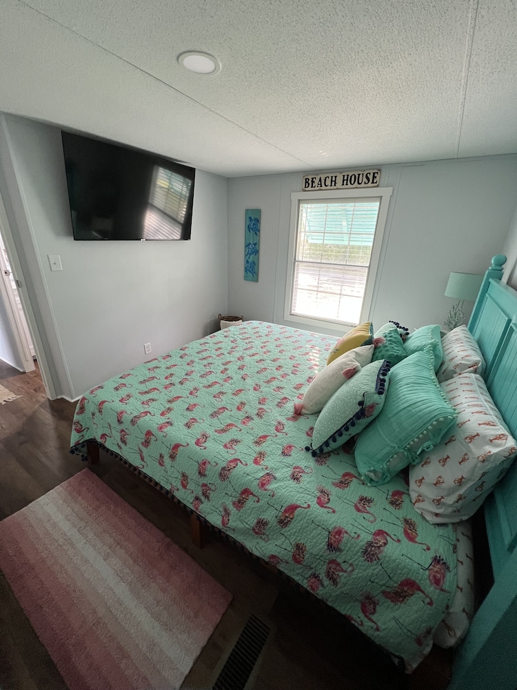 Adorable Little Beach Getaway Close To Surf City Nc - North Carolina