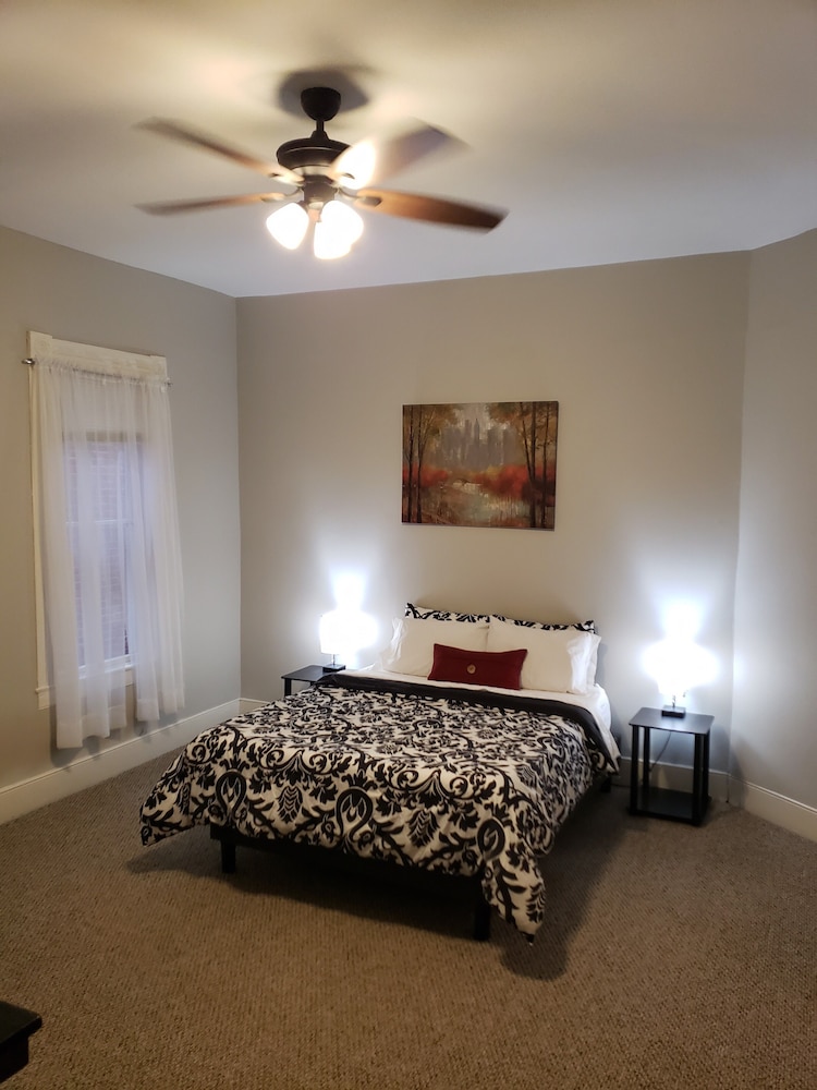 Groups Welcome-centrally Located Old Louisville Home-easy Access To Everything - Louisville
