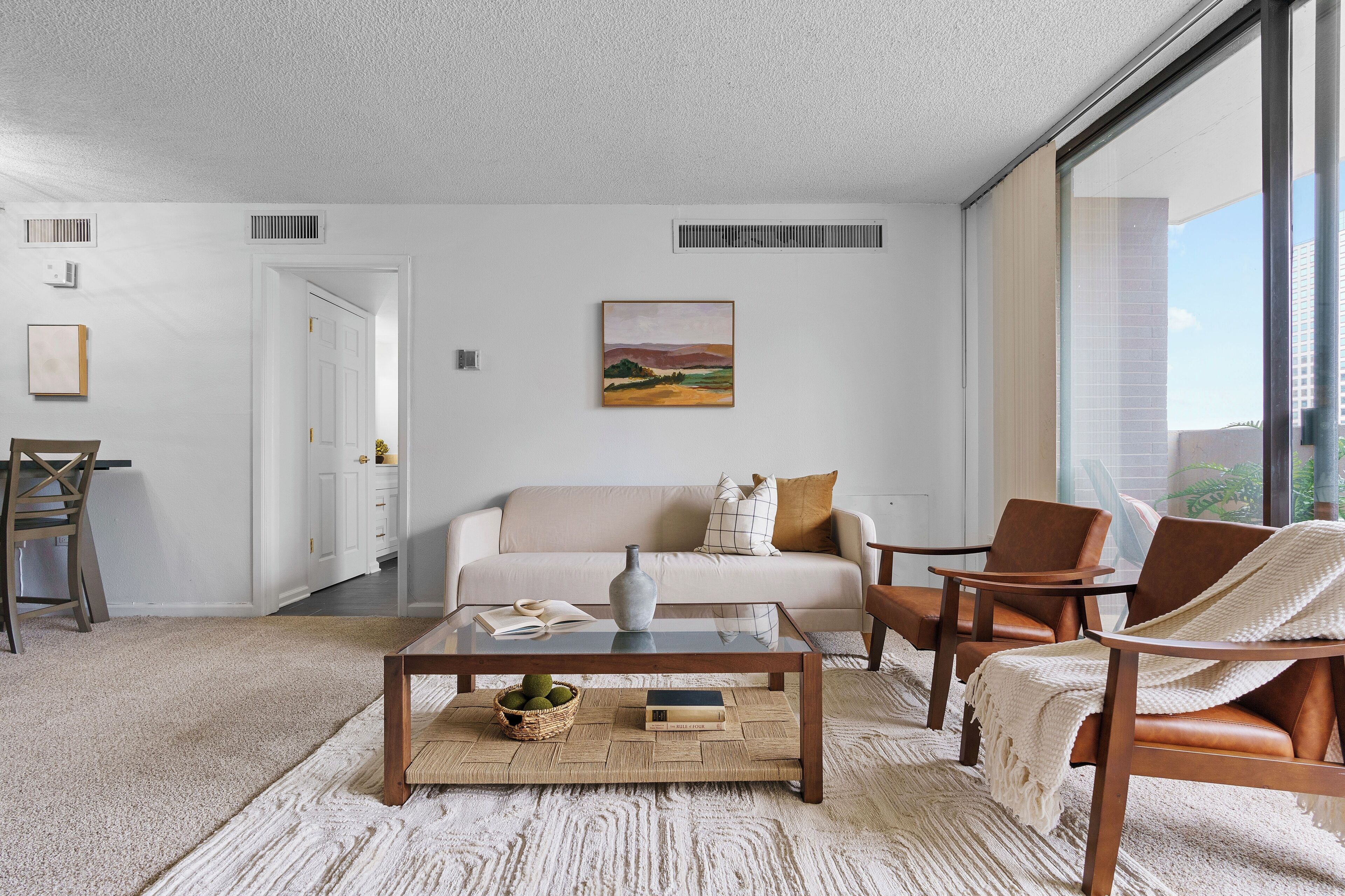Downtown Denver Suite 16 Private Balcony, Skyline Views, Pool, And Gym, Location - Denver, CO