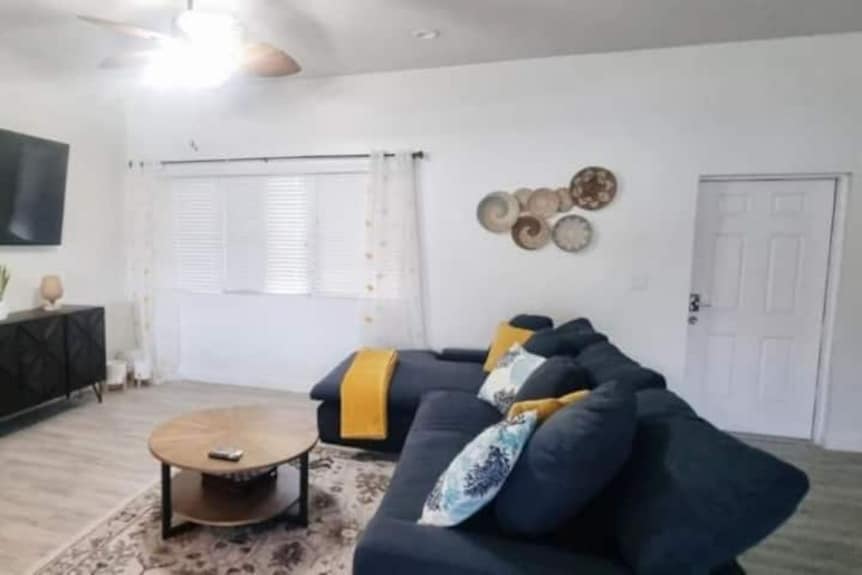 Hallodaze -Stylish Seahorse Villa - Freeport