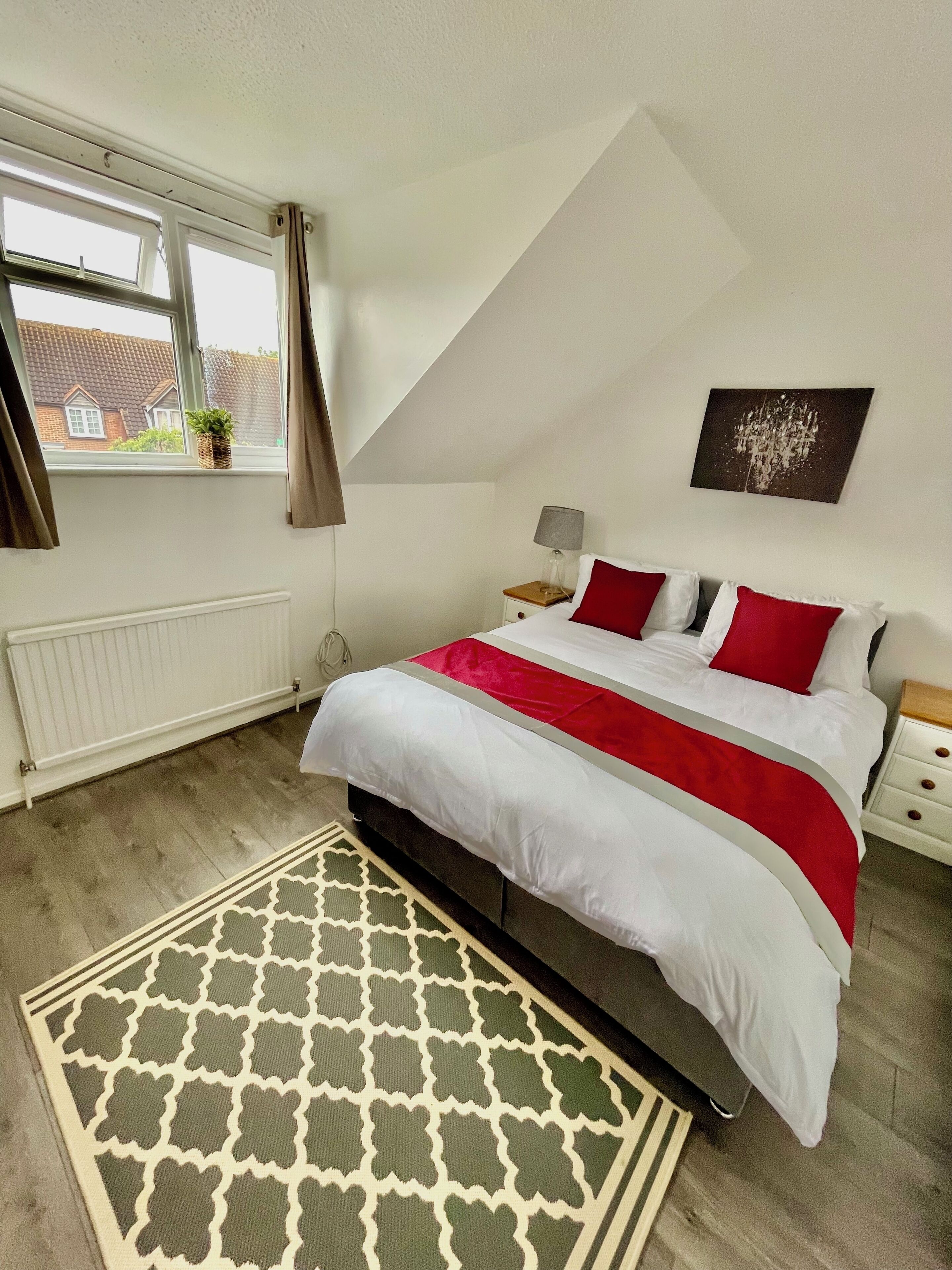 The Herald !! 3 Bedroom Lovely House Apartment Dartford-7 Minutes From Bluewater - Dartford