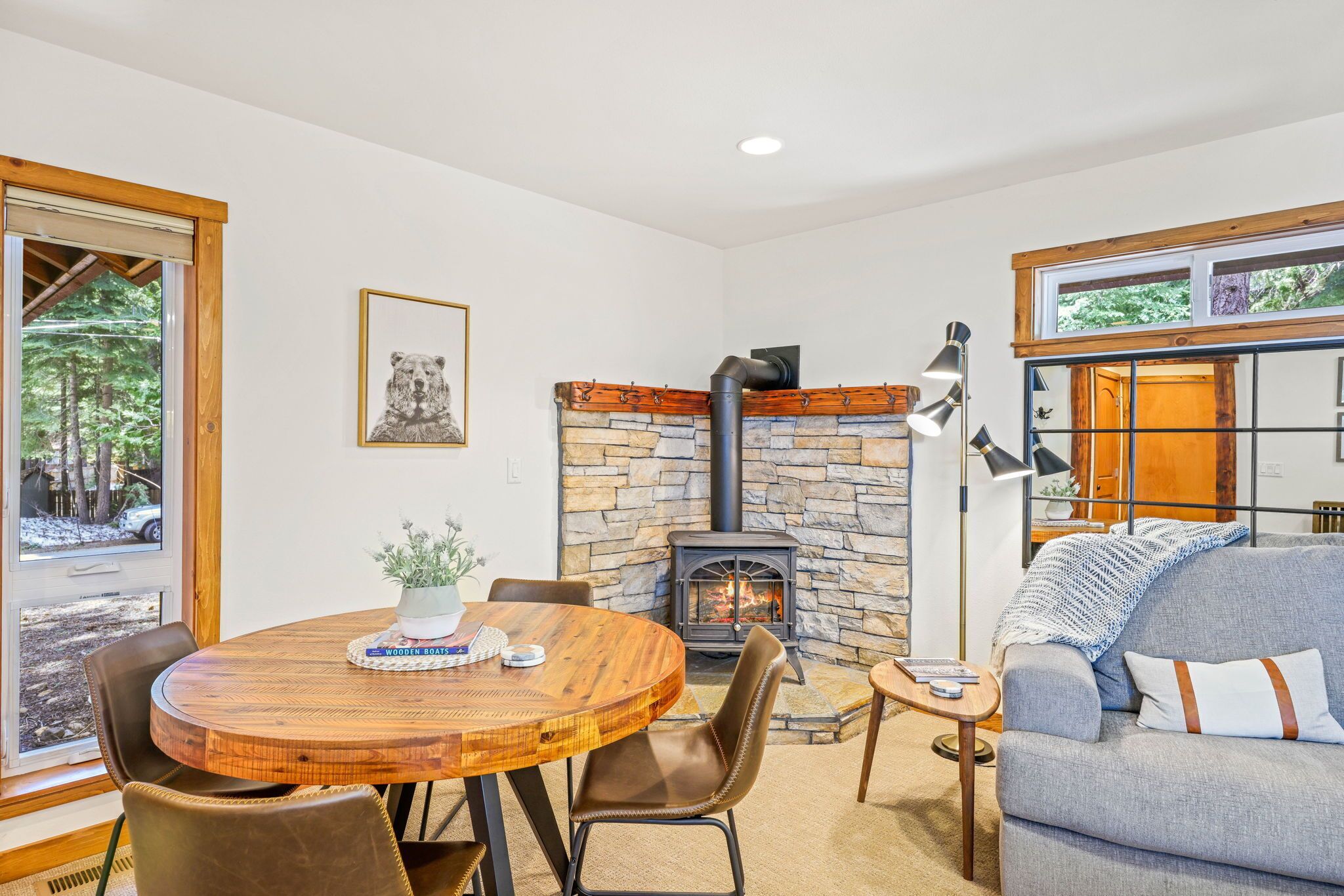 Sunlit Pines At Tahoe Park - Dog Ok W Hot Tub, Private Yard & Hoa Beach - Tahoe City, CA