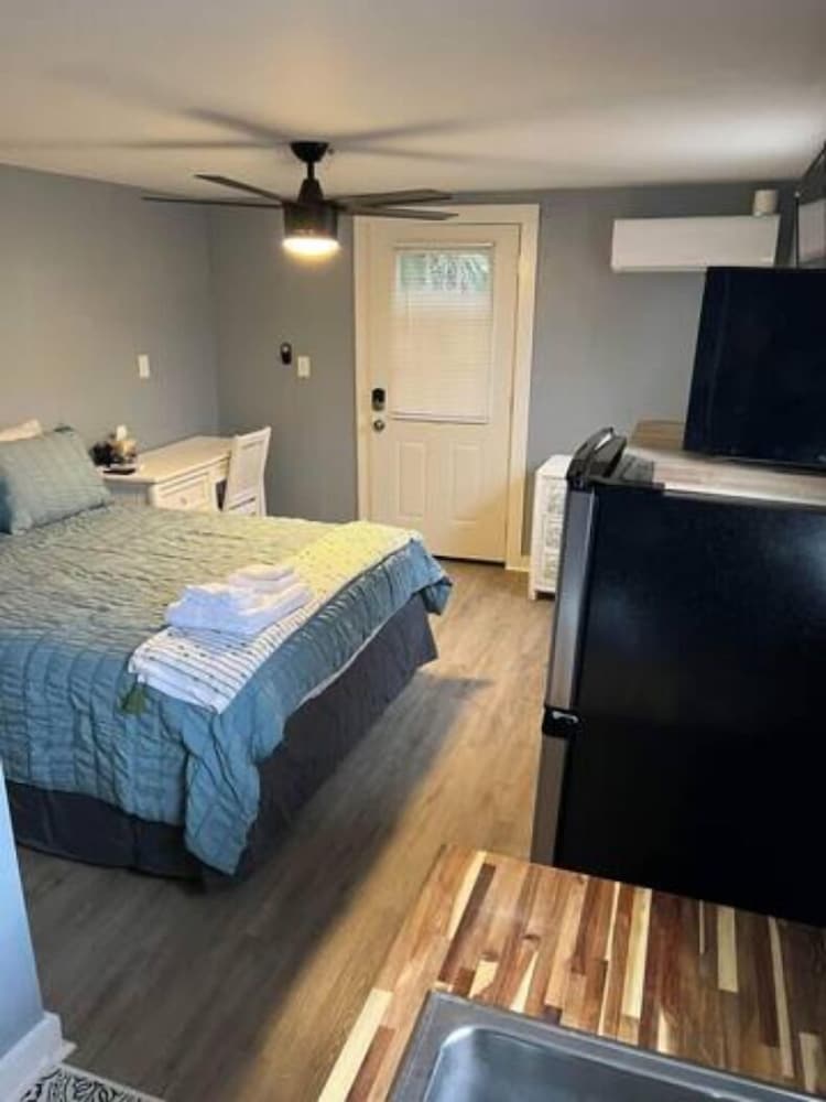 The Panacea Motel - Florida