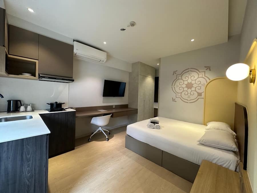 Estúdio Premium, 1 cama queen-size | Roupa de alta qualidade, cofre no quarto, com decoração personalizada
