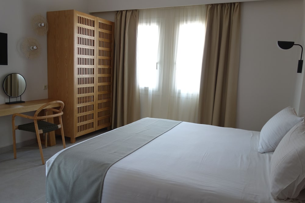 Alexandra Beach Hotel - Agia Marina