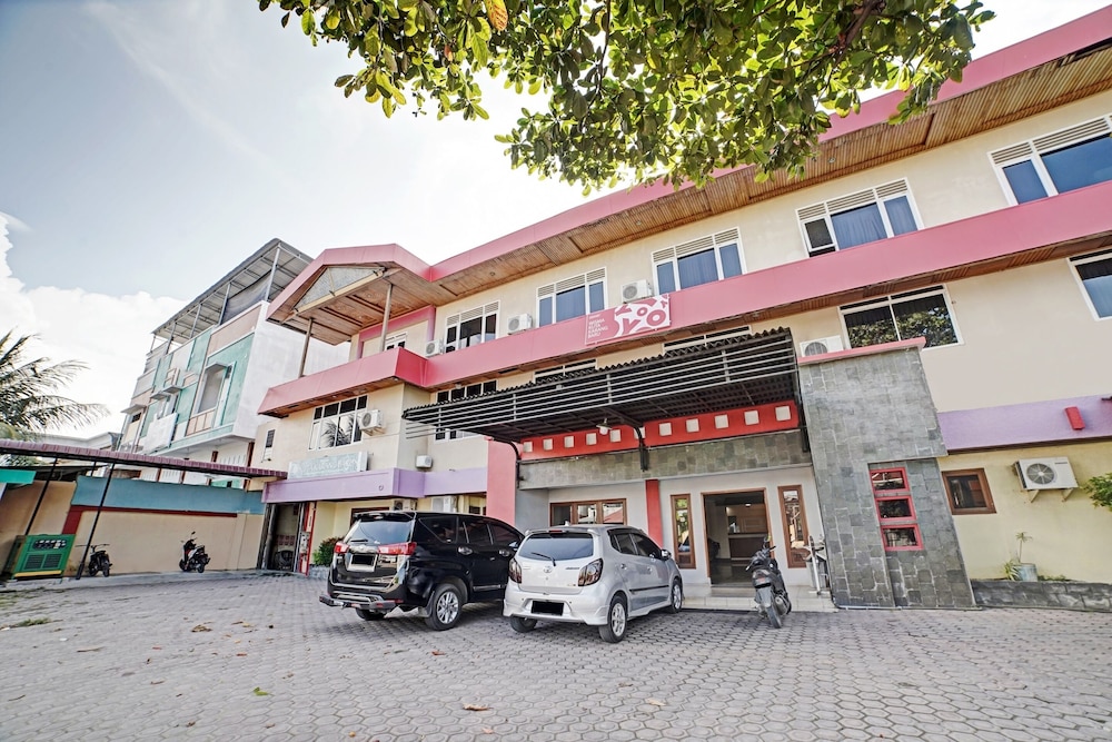 Oyo 90487 Wisma Kuta Karang Baru - Lhokseumawe