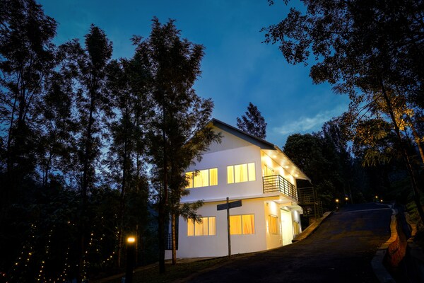 Misty Range Resorts, Marayoor - Marayoor