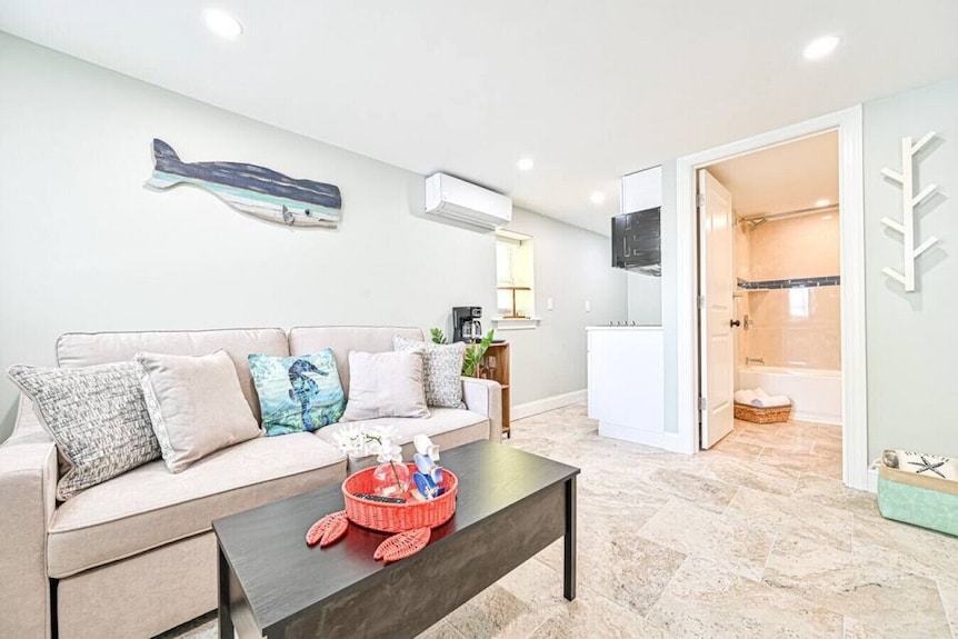 318 E Youngs Ave Unit 4 · Charming Salty Shore Retreat: Your Perfect Getaway - Poverty Beach, NJ