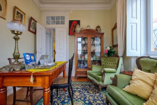 Adore Portugal Coimbra Guest House - Coímbra