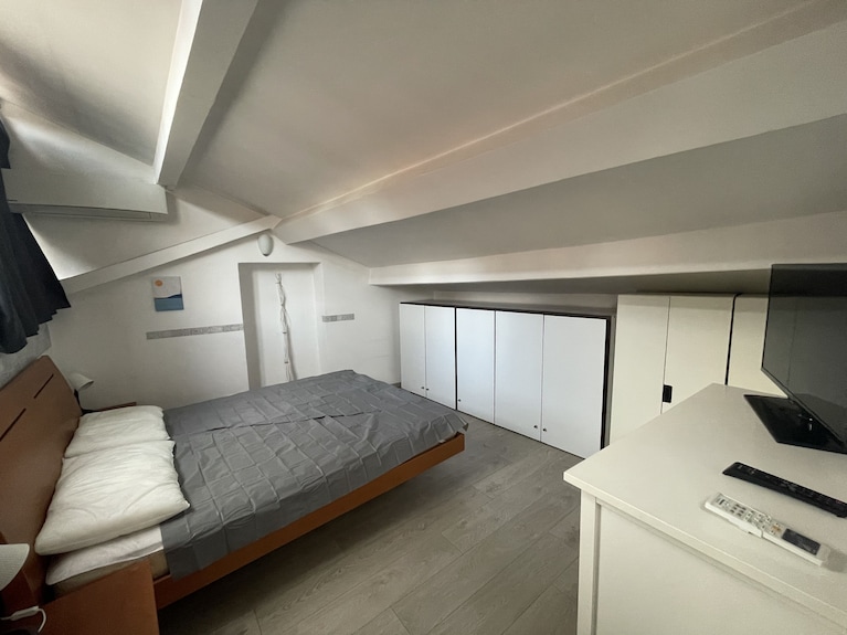 A Roof In The City Genoa - Genoa