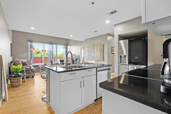 East Side Heights: Loft in the Vibrant East Austin Reviews, Deals ...