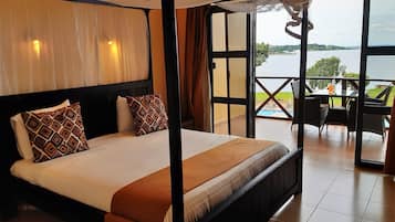 Quarto casal ou duplo standard | Escrivaninha, espaço de trabalho para notebook, Wi-Fi de cortesia