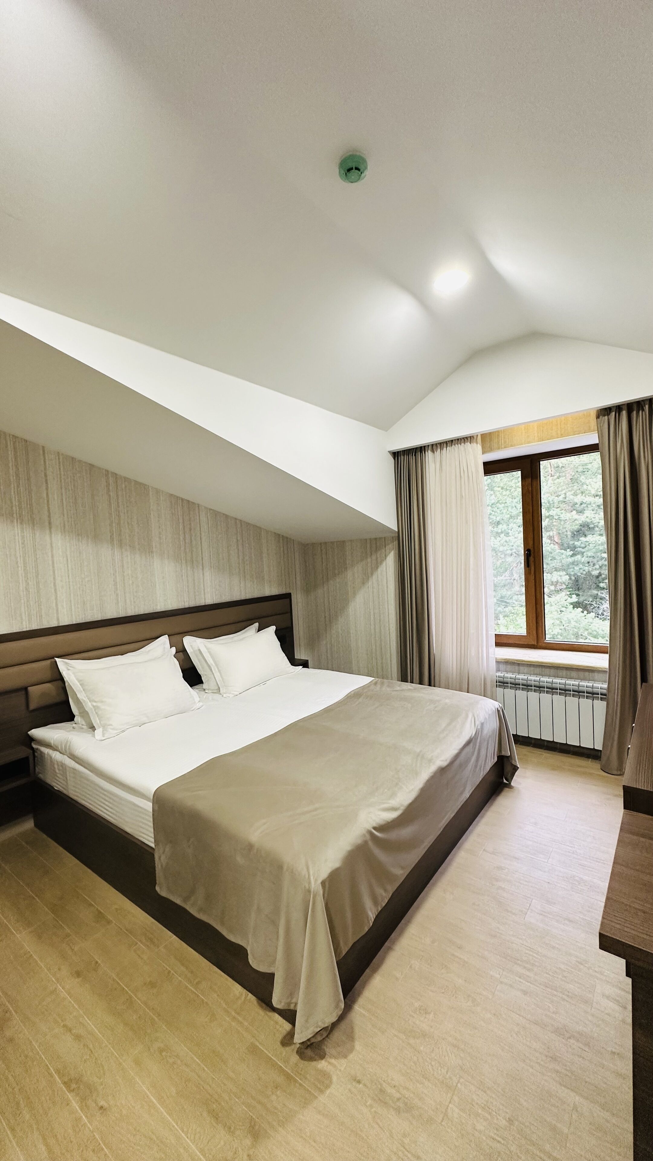 Quarto Duplo Royal, vista para a montanha | Roupa de alta qualidade, minibar, cofre no quarto, secretária 