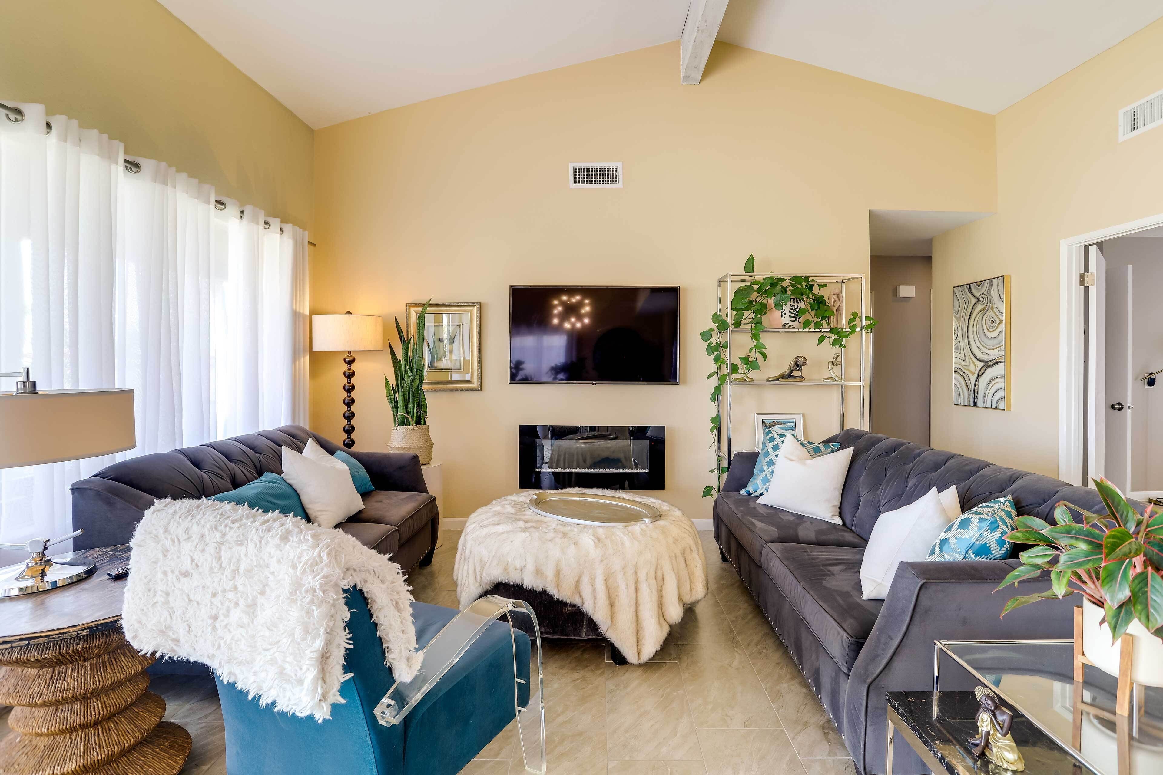 2 Mi To Indian Wells: Palm Desert Home W/ Fire Pit - Palm Desert, CA