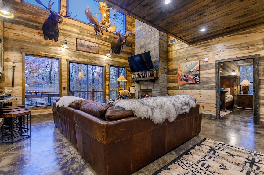 Moose Mansion, Ev Outlet, Swing Set, Hot Tub - Oklahoma