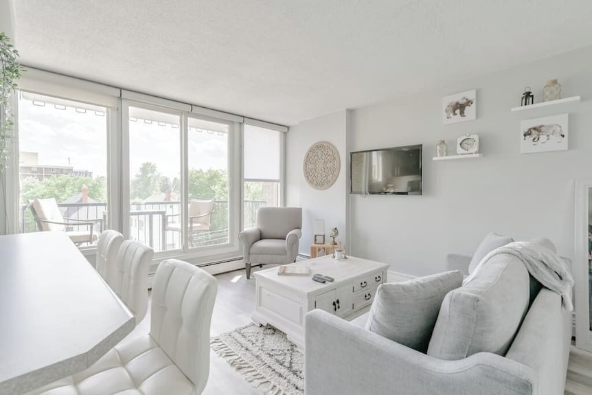 Nearby Saddledome | Ac | Parking Central Dt Condo - Calgary