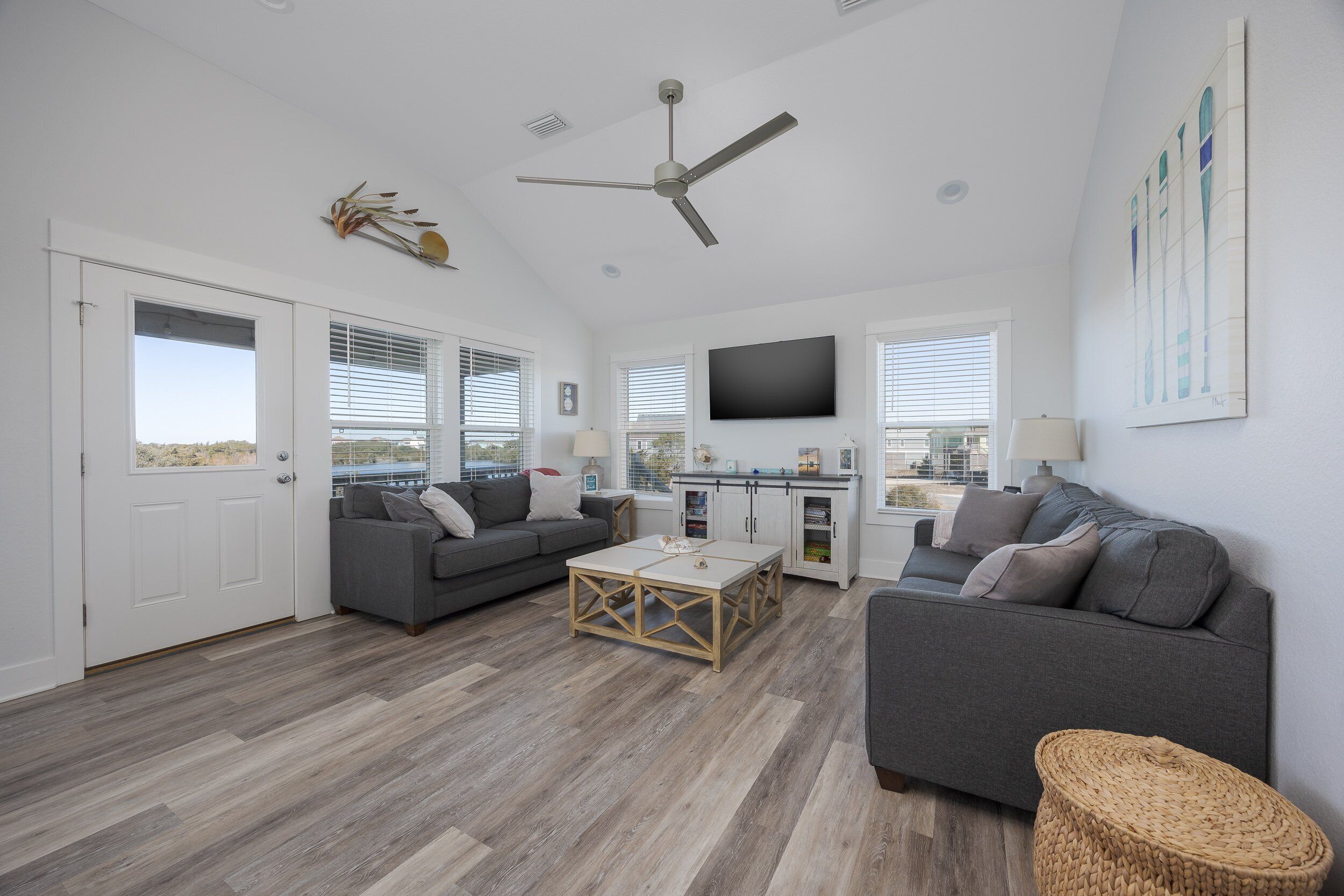 7726- A World Away, Beautifully Designed Lakefront Retreat In A Private And Serene Corner Of Avon - Outer Banks, NC