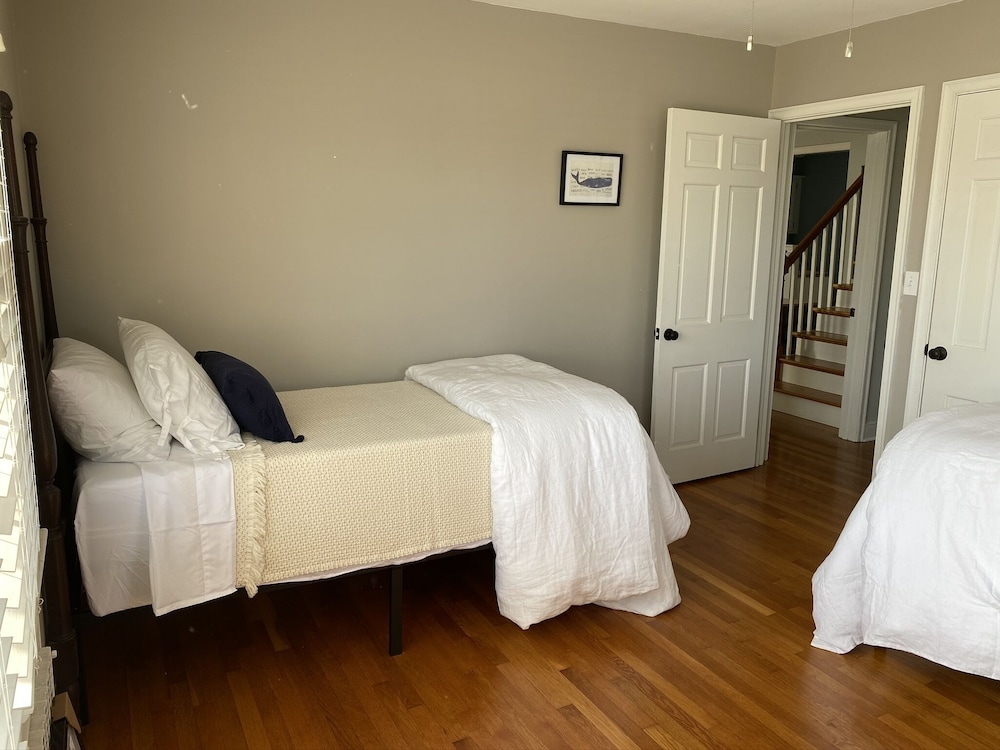 Charming Home, Easy Access - Everything Branford. Super Host With 5-star Rating - Connecticut