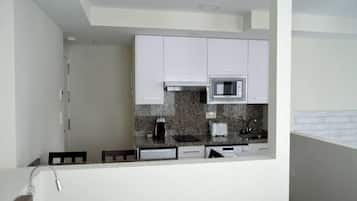 Apartamento luxo | Cozinha privada | Geladeira, micro-ondas, torradeira, chapa