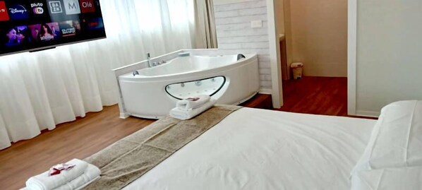 Penthouse Deluxe | Wi-fi grátis, roupa de cama fornecida