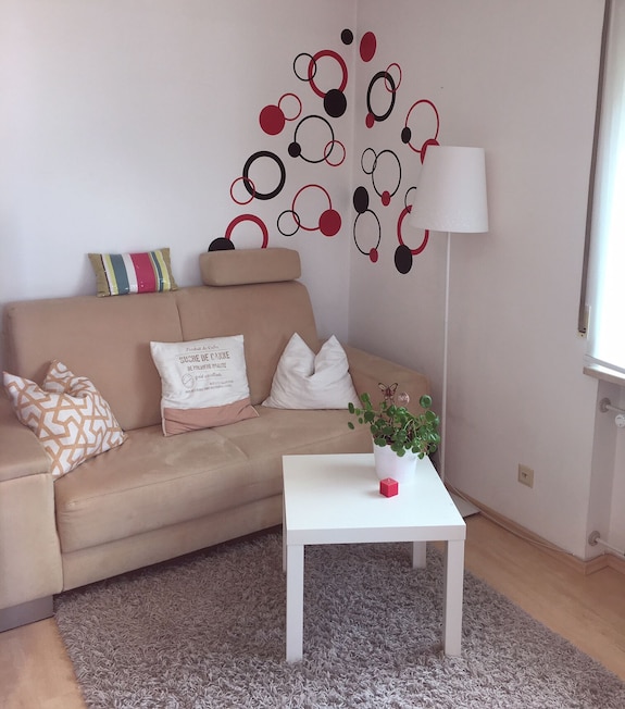 Sunny, Cosy And Quiet Appartment With A View To Salzburg, Close To The City - Salzburg