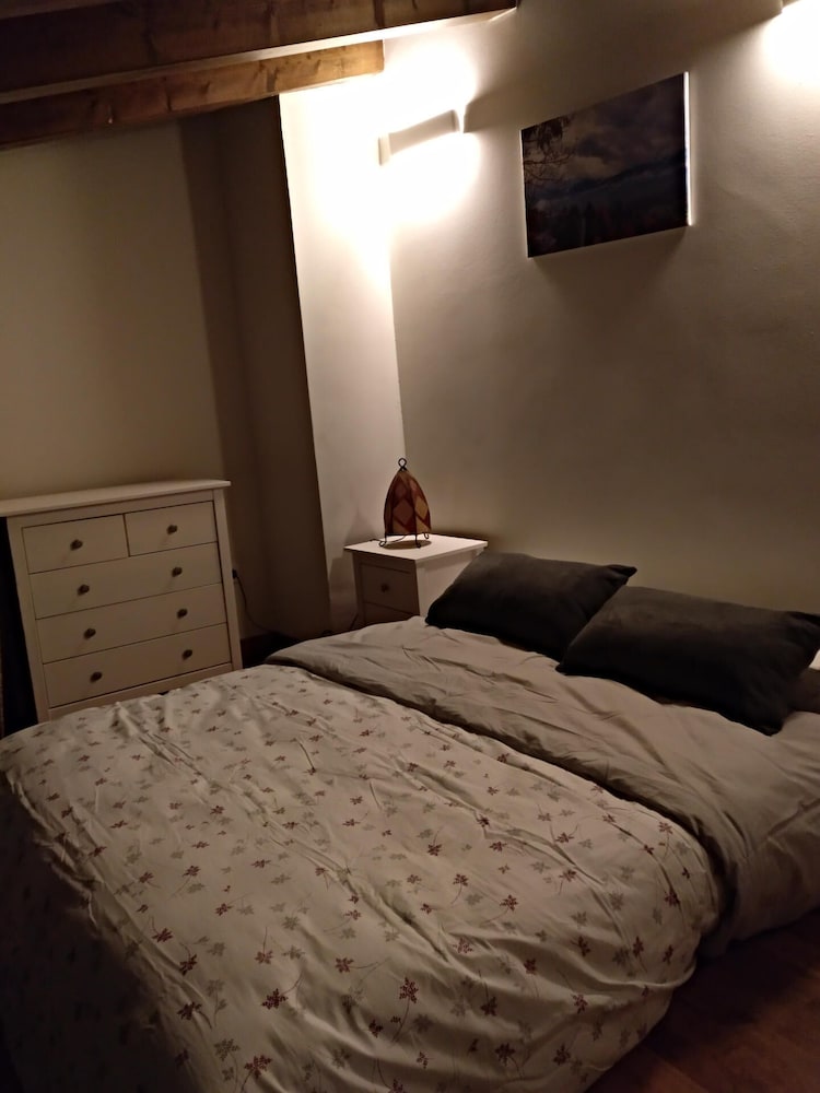 Prullans I - Tres Habitaciones Piso, Capacidad 9 - Prullans