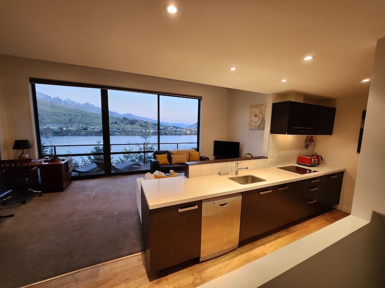 Escape, Recharge, Fall In Love With The View! - The Remarkables Ski Area