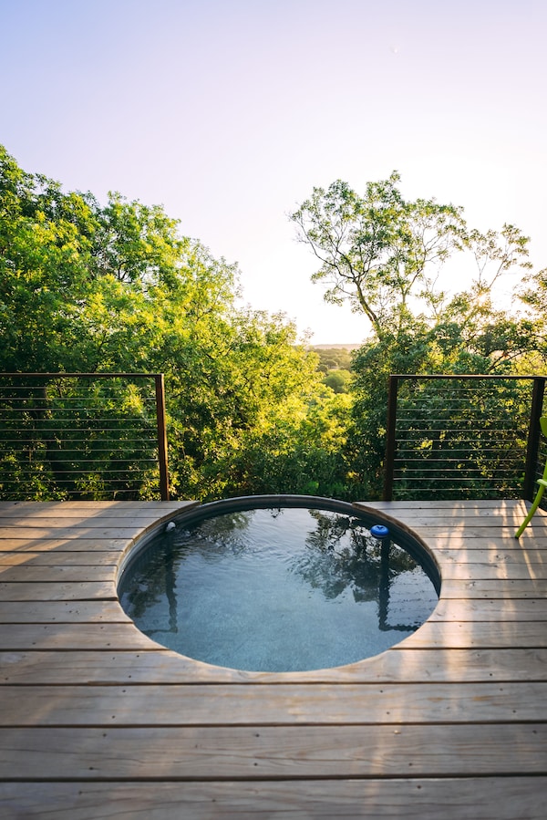 Missing Hotel - Spicewood, TX