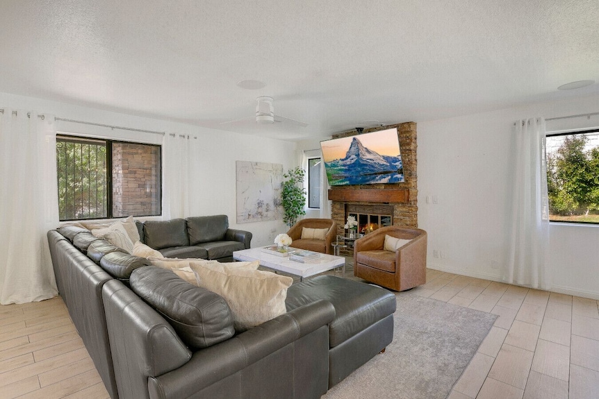 Basketball-pool-spa-bbq-gameroom-golf-central - Palm Desert, CA