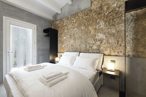 Isonzo Suites - Siracusa