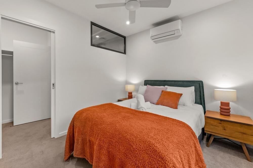 Staycentral - Brunswick Central Townhouse - Union St, Brunswick - 3 Bedrooms, 4 Beds, 2 Bathrooms, 1 Secure Undercover Parking Spot. - Kensington