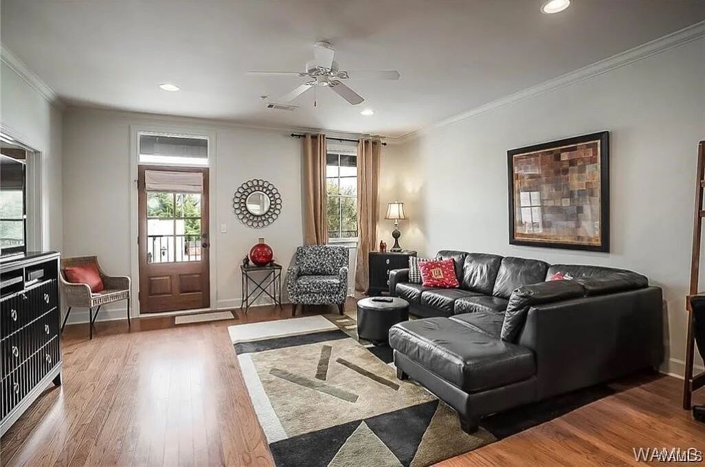 Game Day Condo Right On The Strip. Walking Distance To Bryant Denny Stadium! - Tuscaloosa, AL
