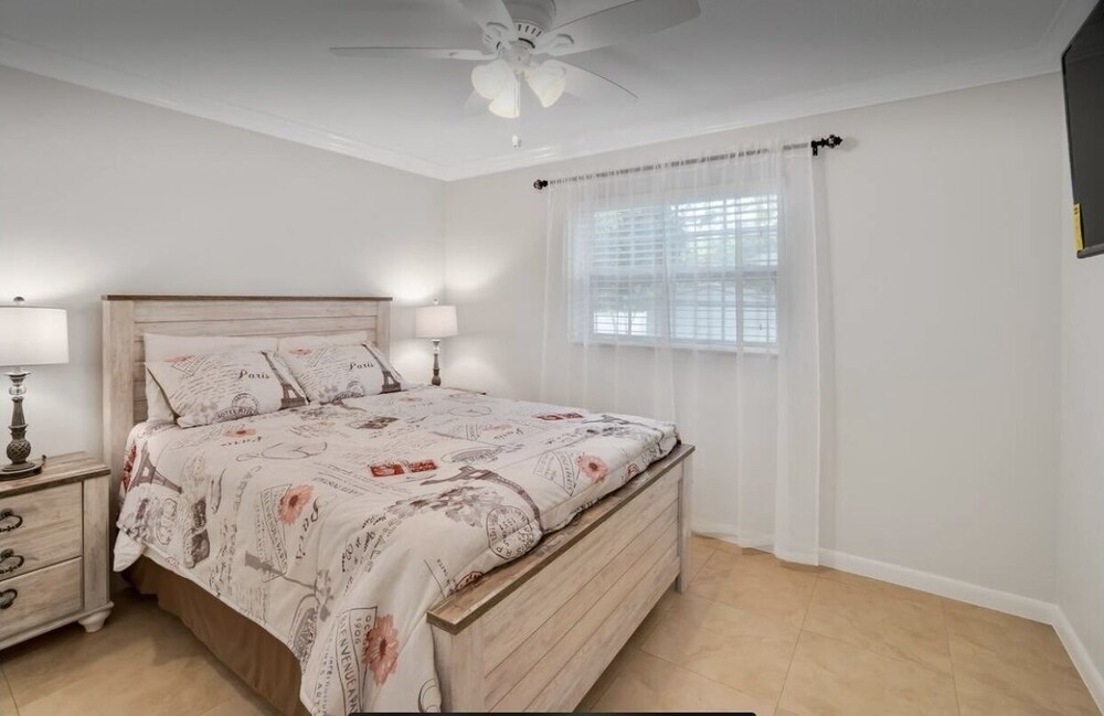 Sweet home in the heart of Sarasota. - South Gate Ridge | Vrbo