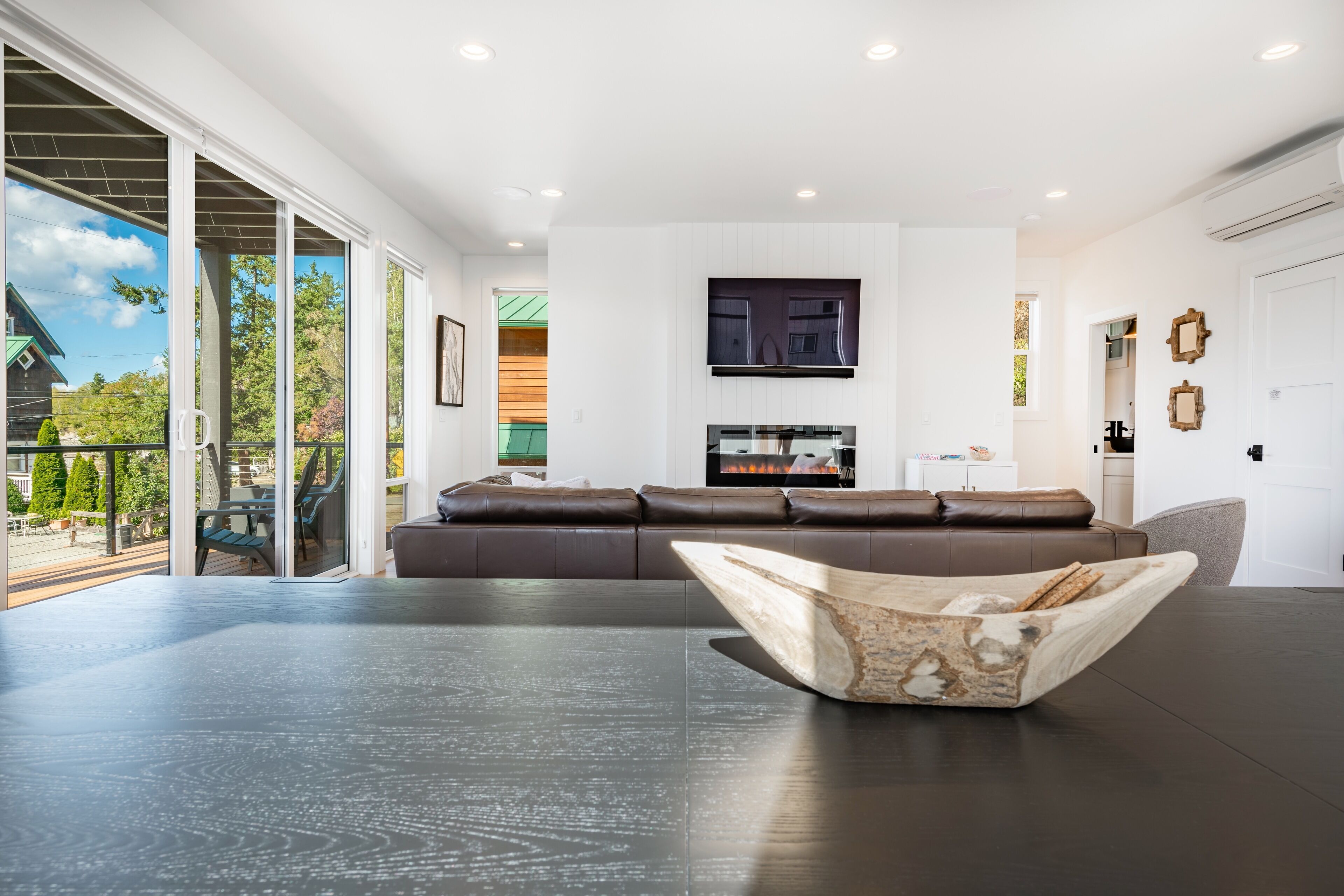 Beach Access, Chefs Kitchen, Rain Shower, Peloton - Camano Island, WA