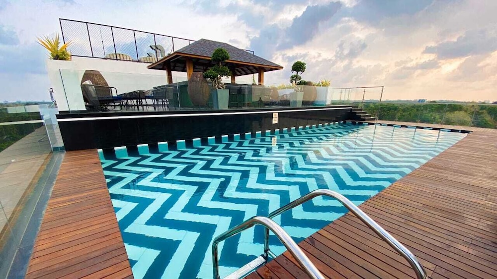 Noah Sky Suites - Kochi