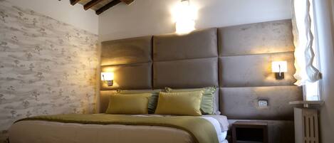 Quarto Superior | Minibar, cofre no quarto, com mobília individualizada, secretária