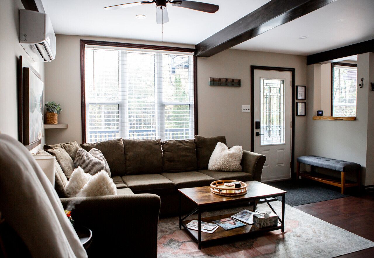 Secluded 3br Cabin W/hot Tub And Firepit - Kawartha Lakes