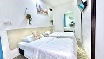 Quarto triplo básico | Wi-Fi de cortesia