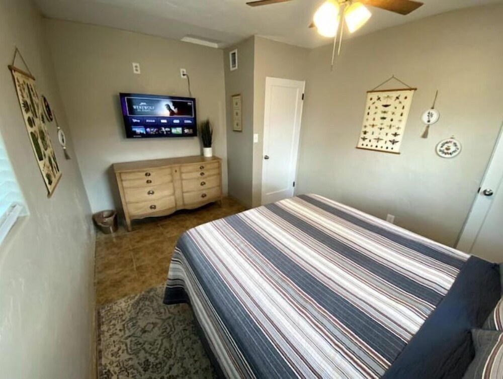Newly remodeled 3 bedroom home next to everything! - Tucson | Vrbo