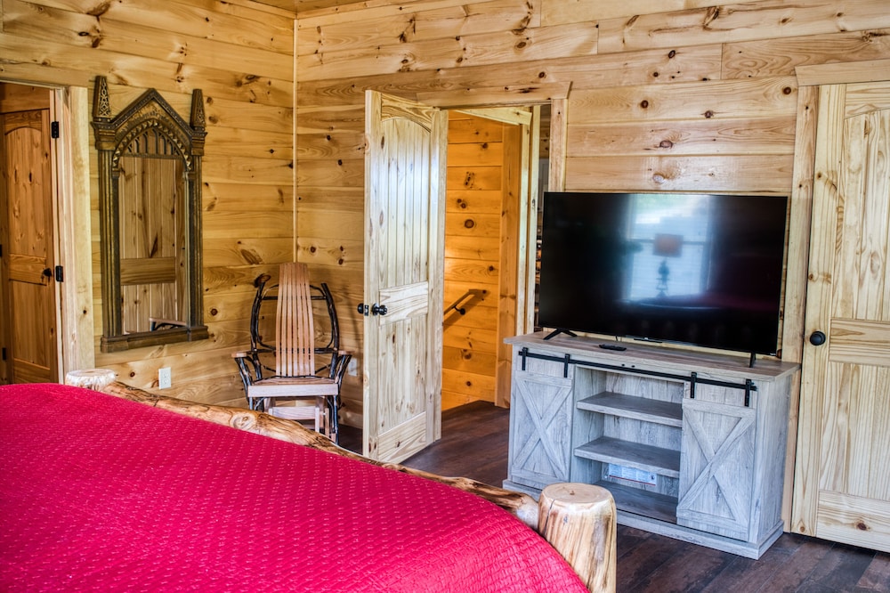 The Wizard's Edge: A spellbinding Gatlinburg cabin - Gatlinburg | Vrbo