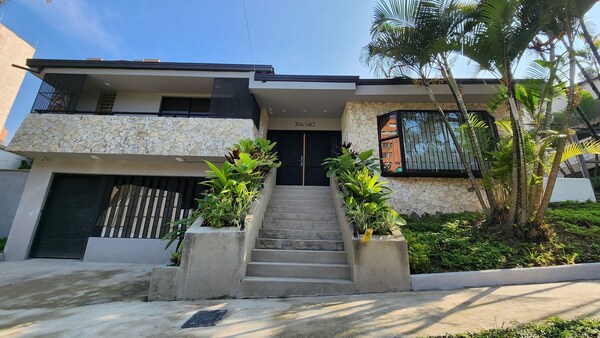 Luxury Home In Las Lomas - Medellín