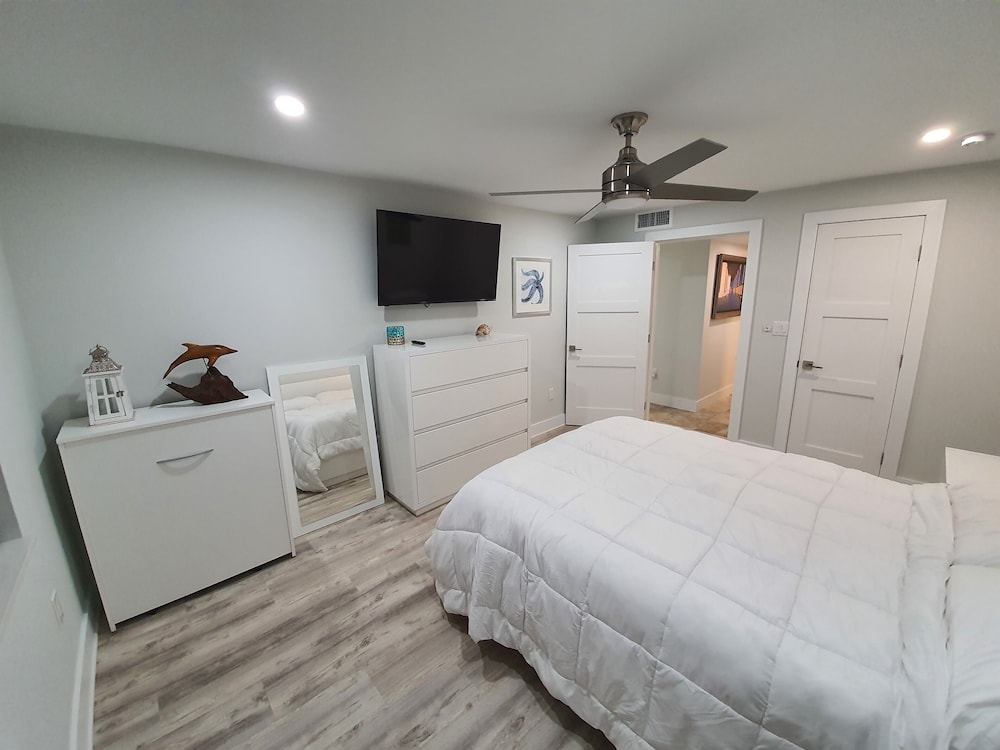 Direct Ocean Front, Beautiful Views, Close To Everything. Monthly Rentals Only - Marathon, FL
