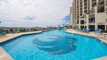 Apartamento em Condomínio Fechado, 3 quartos | Piscina | Piscina interior, piscina exterior